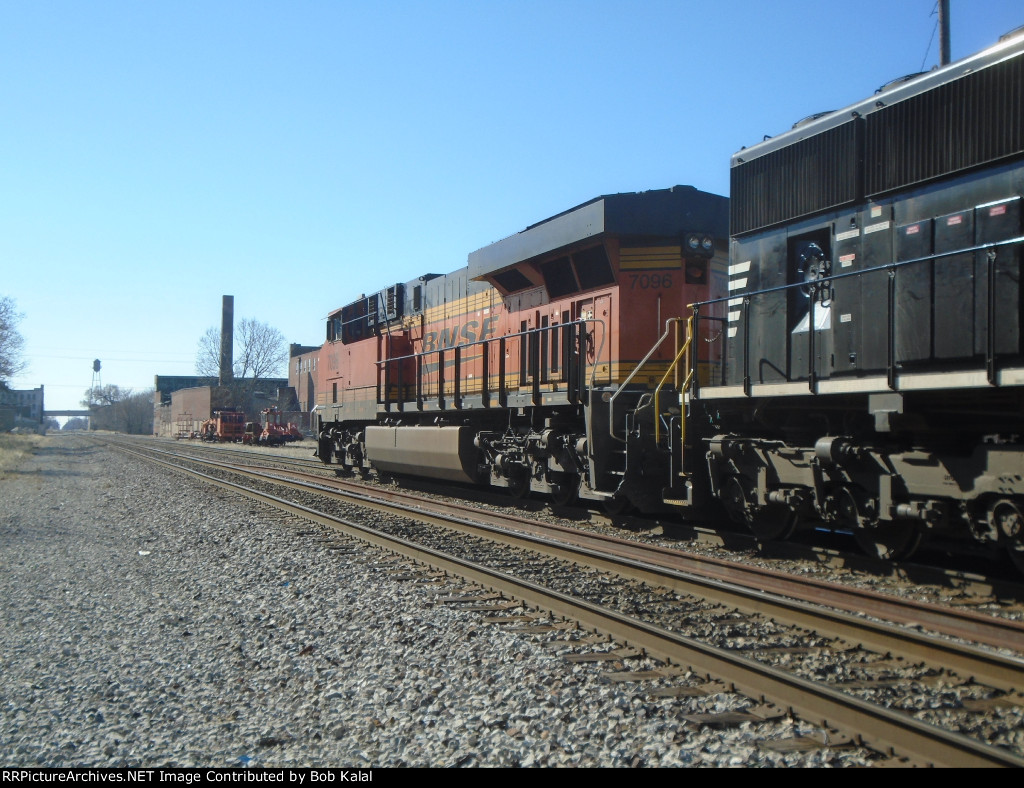 BN 7096 NS 2802 Heading West